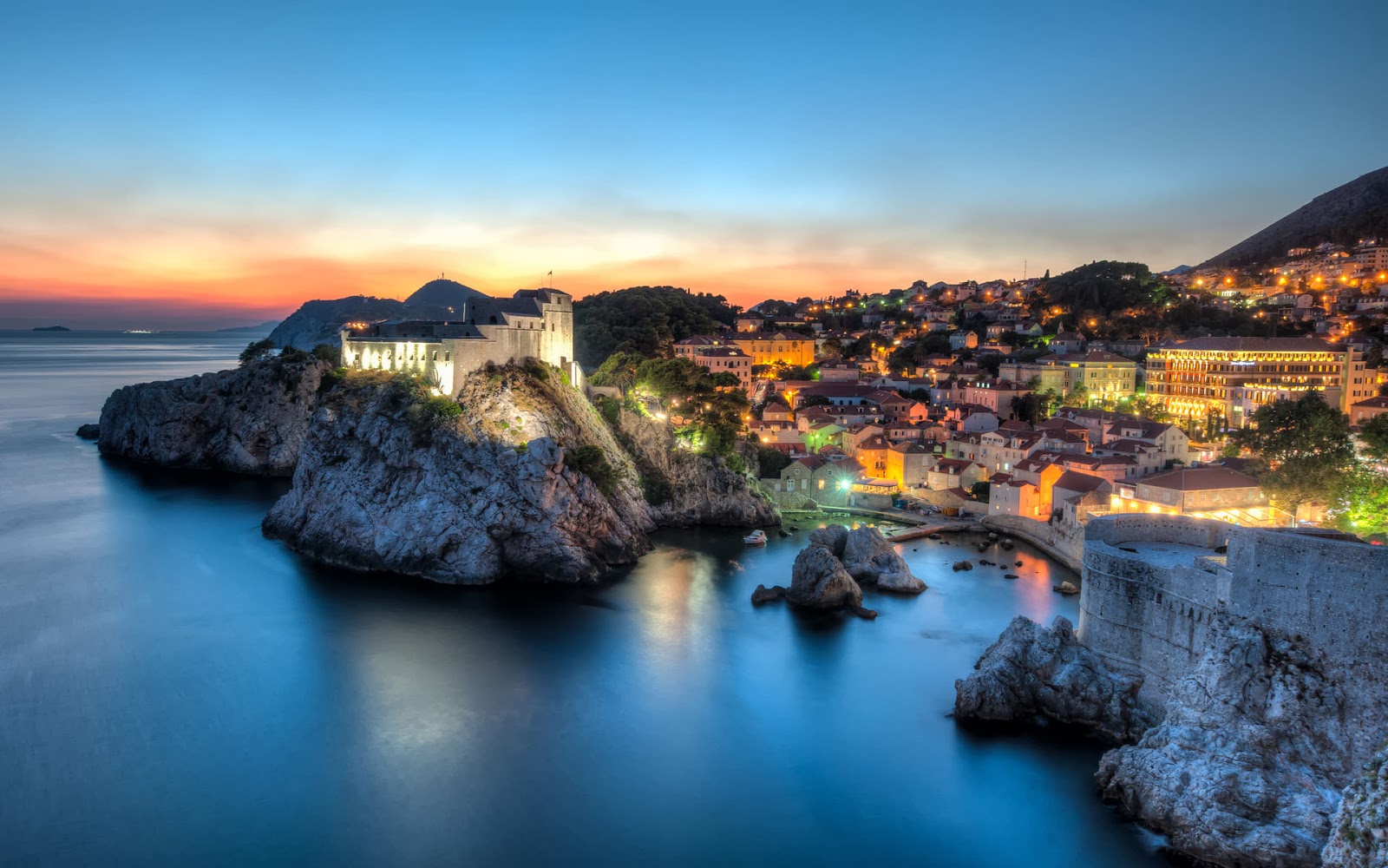 World Visits: Dubrovnik - Popular Tourist Attraction, Croatia