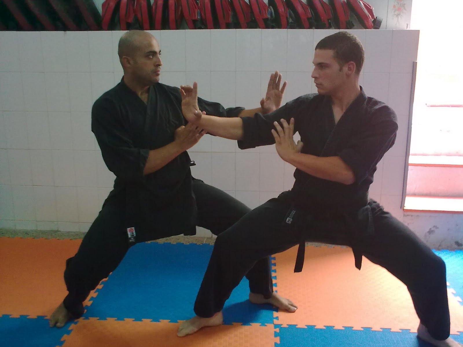 GIMNASIO SANRO SPORT: KUNG FU- JUN FAN