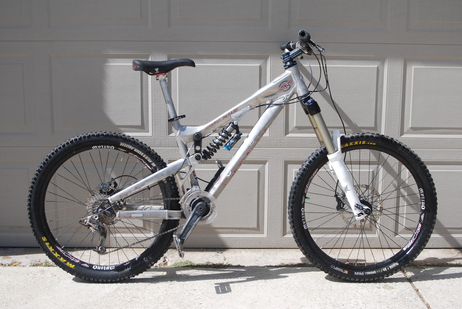 ANEX BICYCLES: Intense SS Slopestyle