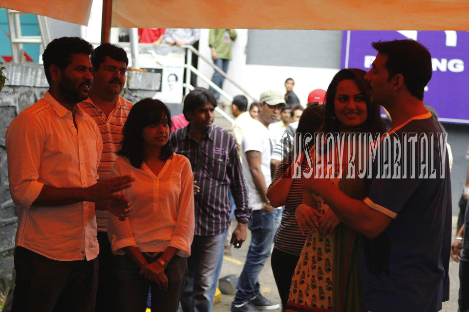 Akshay Kumar Italy: UNSEEN PHOTOS of Akshay Kumar on Rowdy Rathore sets