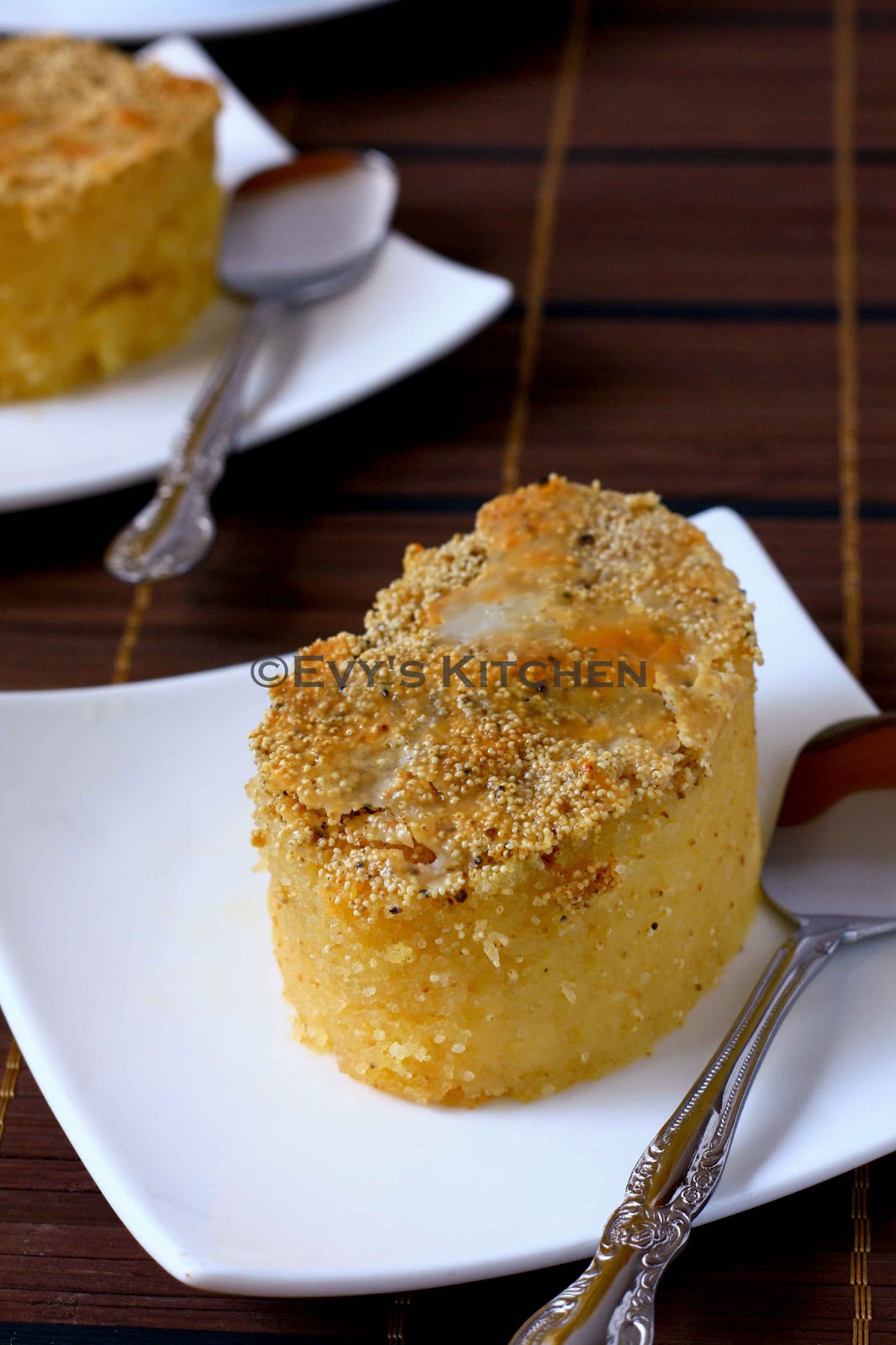 EVY's Kitchen: ဆႏြင္းမကင္း (Burmese Traditional Semolina Cake)