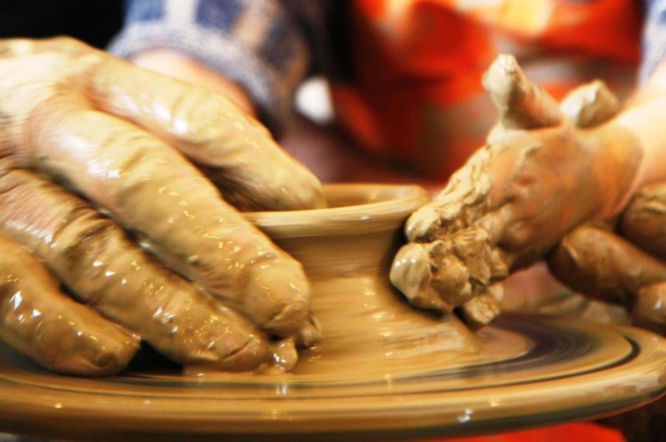 Lumea lui momo: Atelier de olarit si modelaj in ceramica
