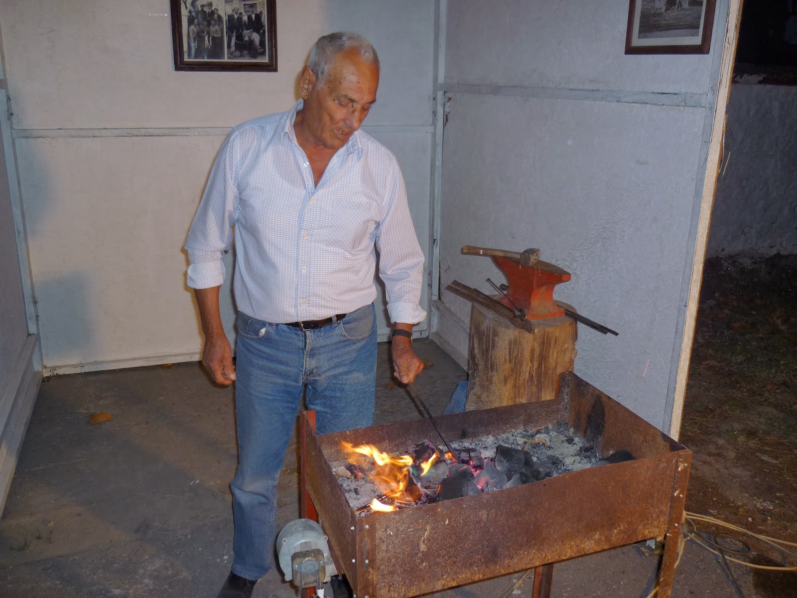 folklore-Παράδοση-Πολιτισμός: ΠΑΡΑΔΟΣΙΑΚΑ ΕΠΑΓΓΕΛΜΑΤΑ ΣΤΗΝ ΠΕΛΛΑ