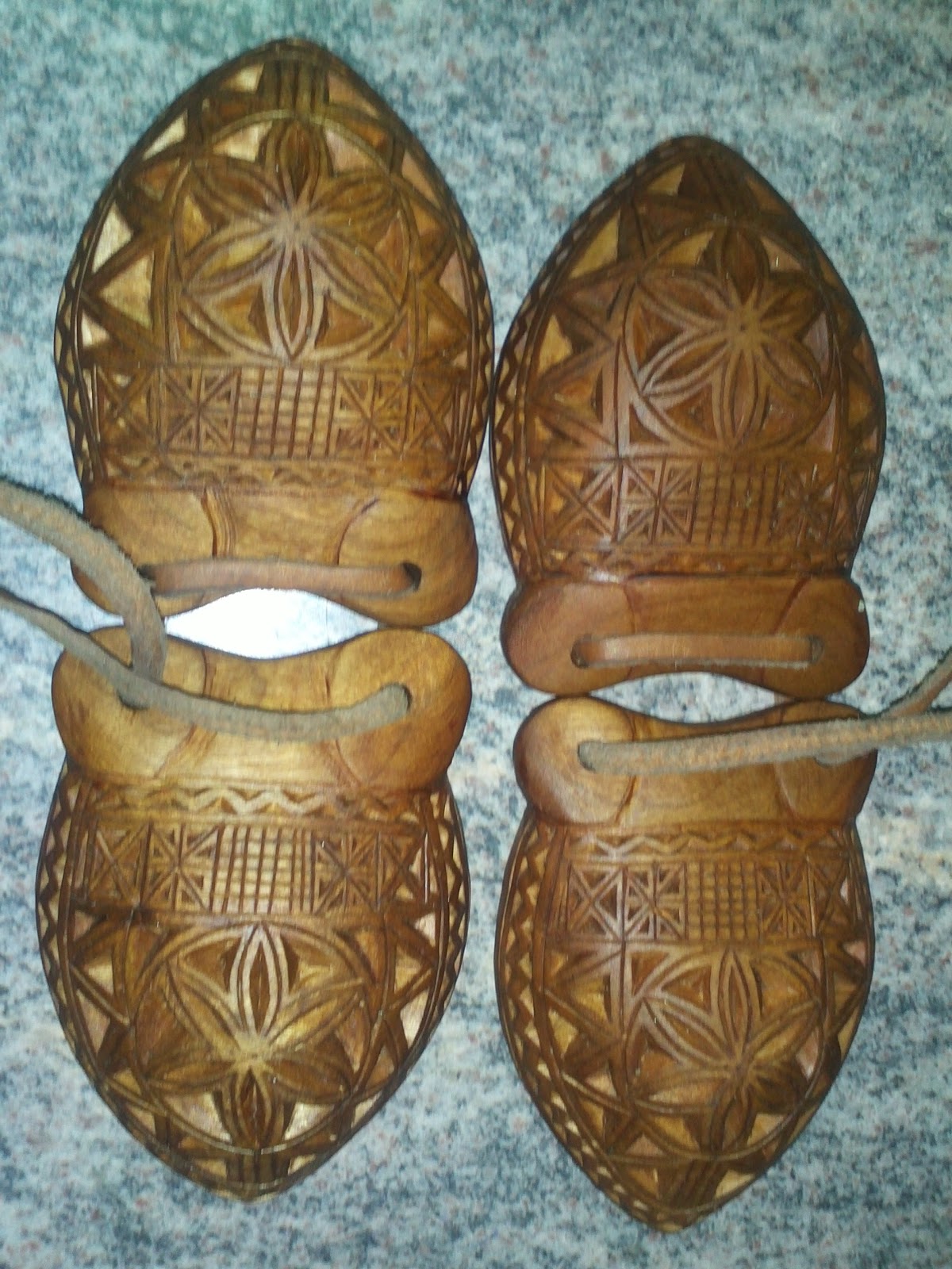 Talla pastoril: CASTAÑUELAS