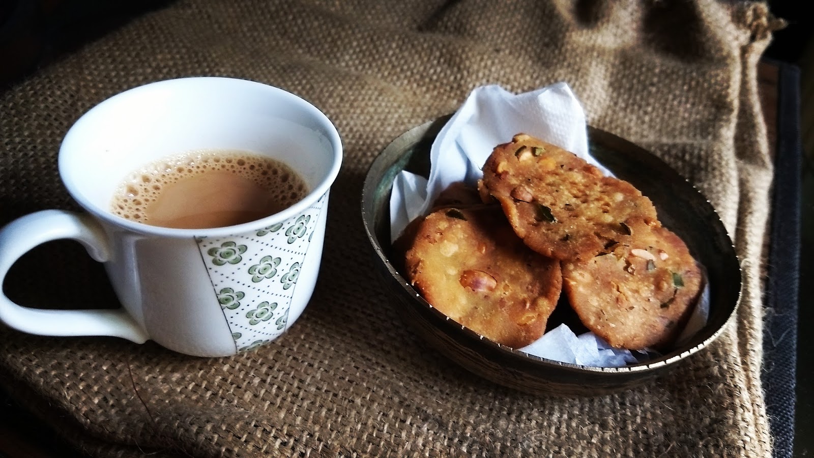 Reinventing Food by Apoorva: Andhra Style Spicy Rice Crackers
