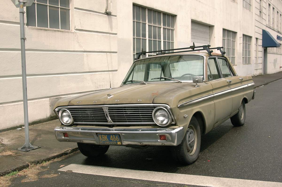 OLD PARKED CARS.: 1965 Ford Falcon.