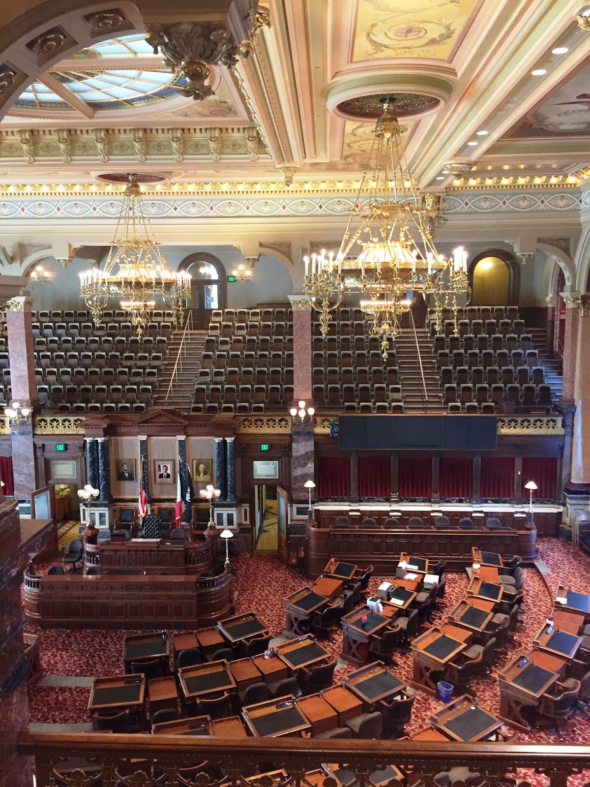 Souvenir Chronicles: DES MOINES, IOWA: STATE CAPITOL BUILDING INTERIOR