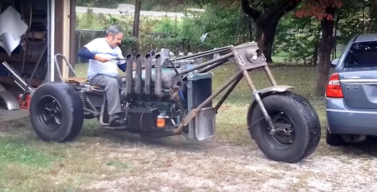 Tecnoneo: Esta súper moto de tres ruedas con motor V8 es perfecta para ...