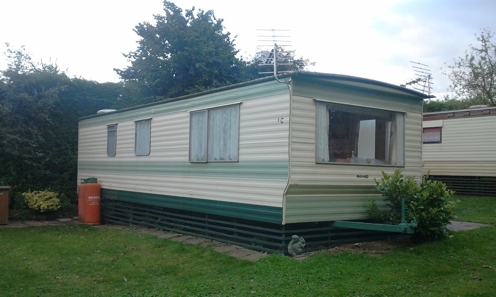 The Green I Signs Blog: 30 x 10ft Galaxy Delta 30 2 Bedroom Static ...