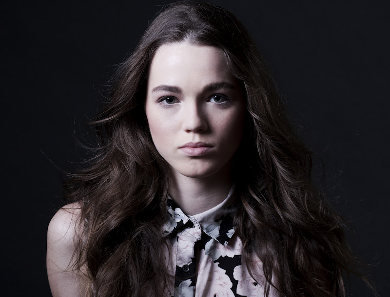 MAJOR MODEL WOMEN: Elaine Carlin by Scott Simmons