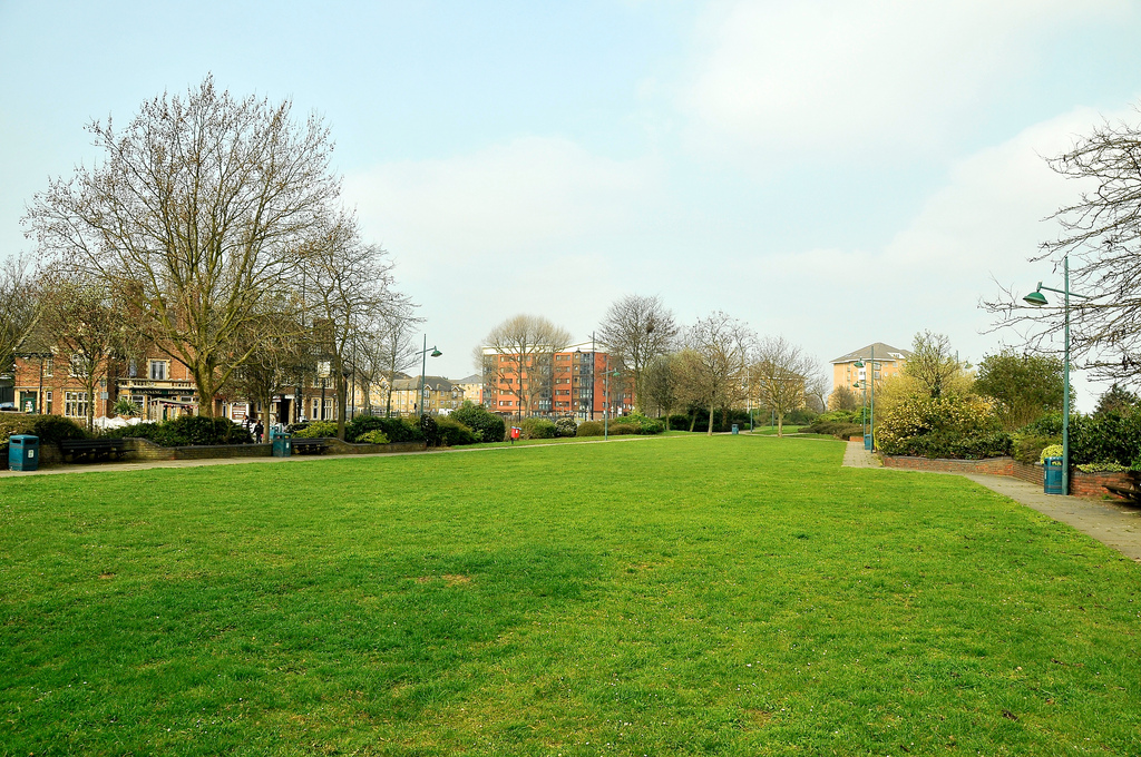 Arthur Pewty's maggot sandwich: Erith Riverside Gardens - saved?