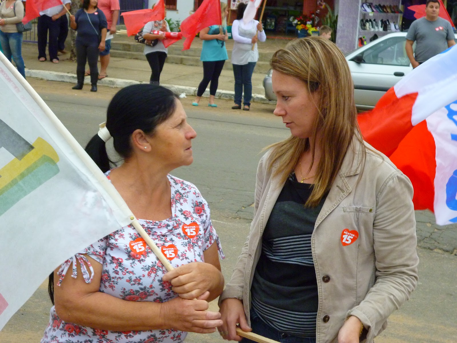 Simone Melchior: Simone ouve as demandas da comunidade