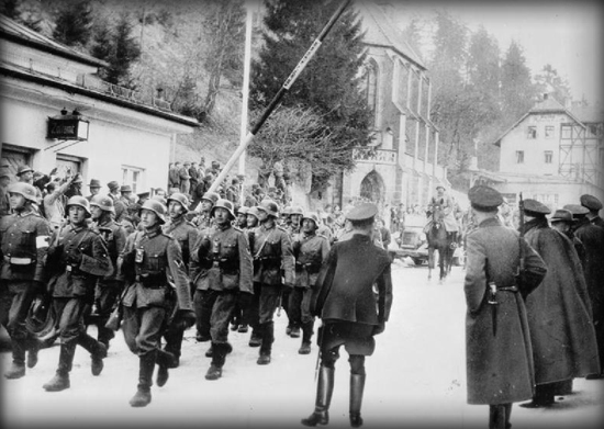 Historias Lado B: Hitler invade Austria