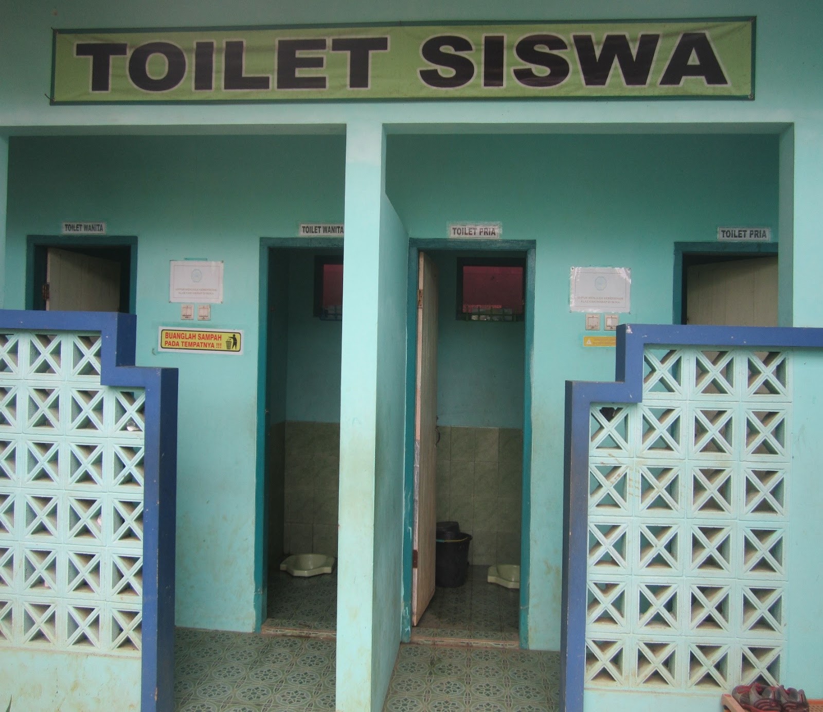 Toilet Sekolah - Perumperindo.co.id
