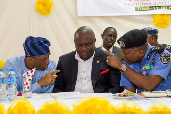 Photos: Gov. Ambode meets with Lagos State Police Command personnel