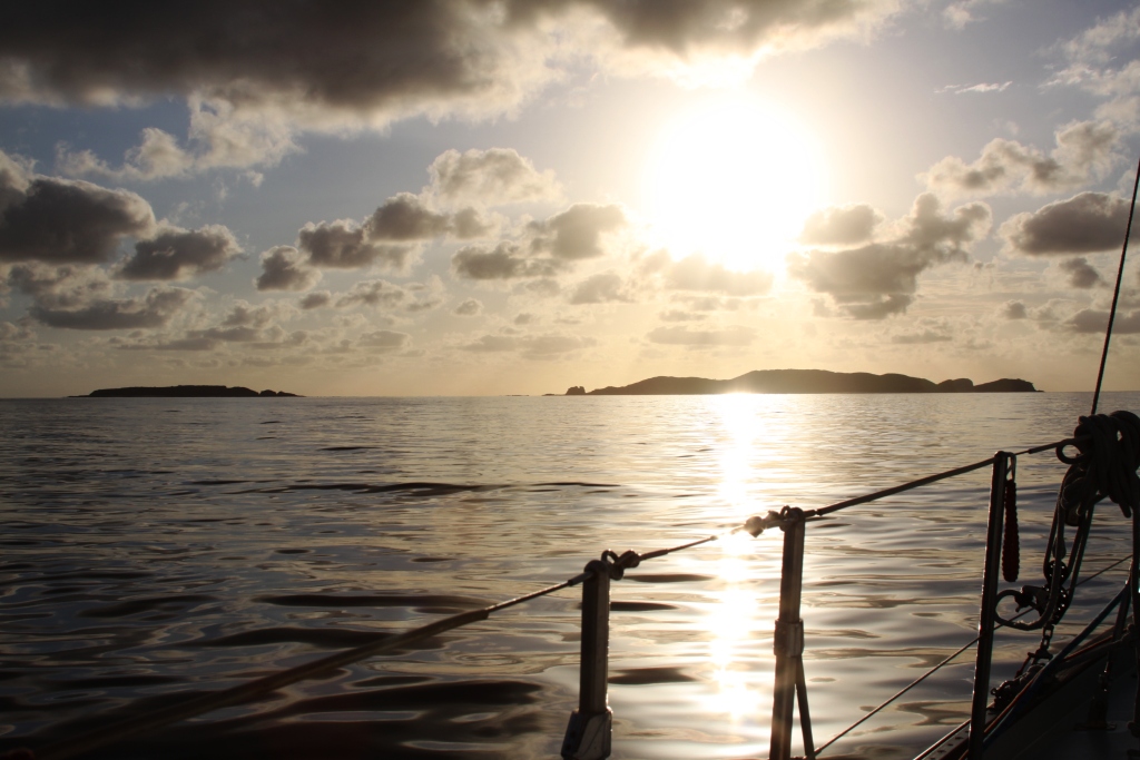 Dreamtime Sail: Off to Masthead Island for some reef hopping South.