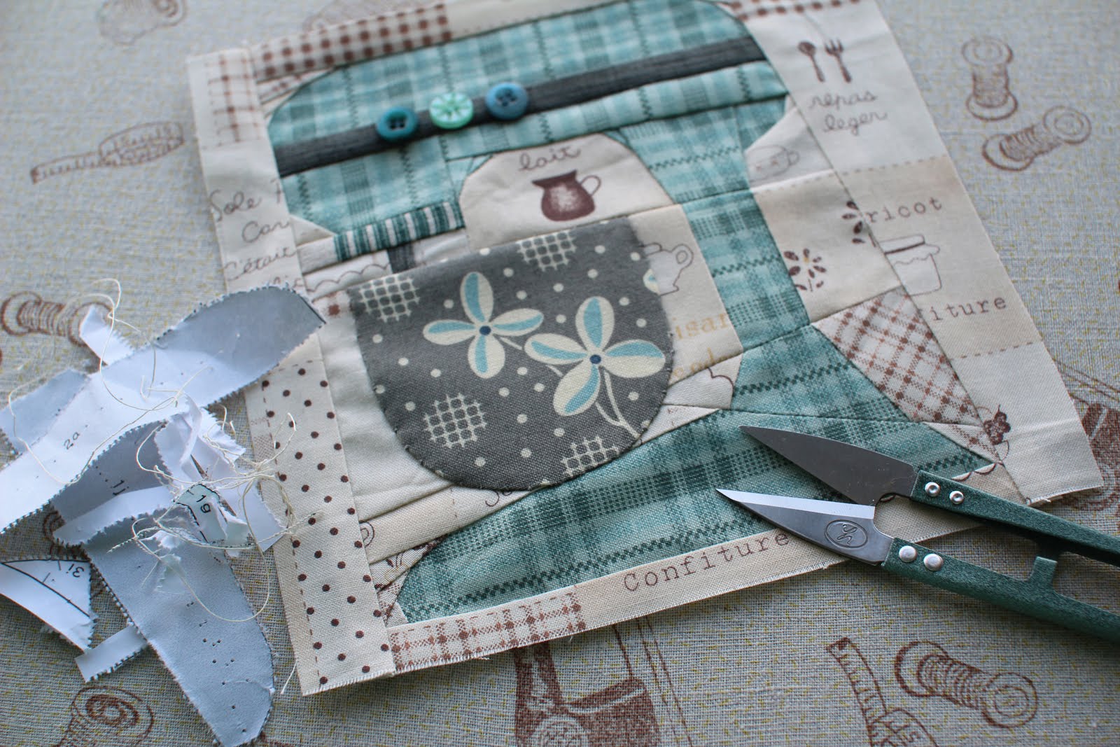 PatchworkPottery: Paper-Piecing Fun