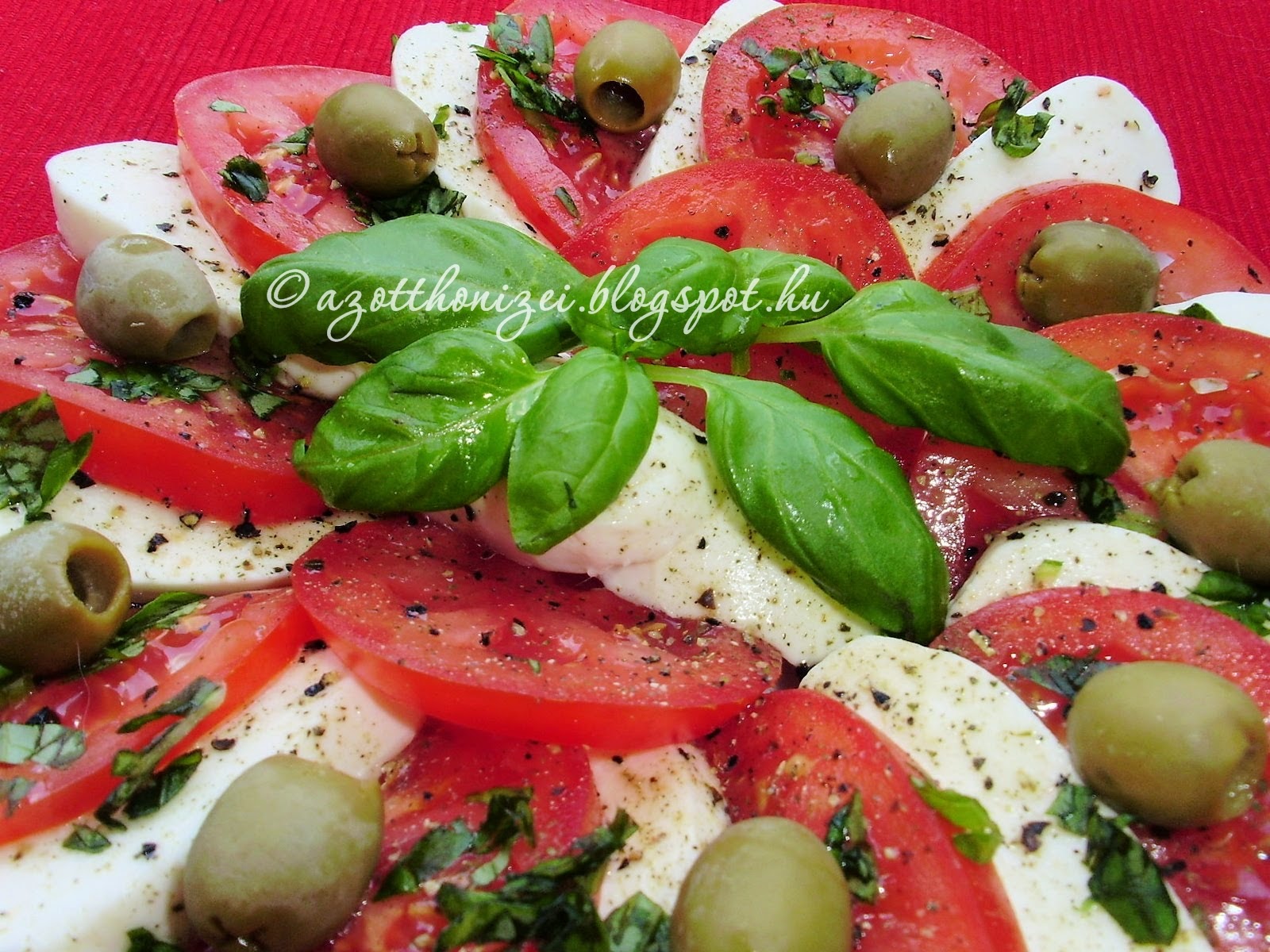 Az otthon ízei: Caprese saláta