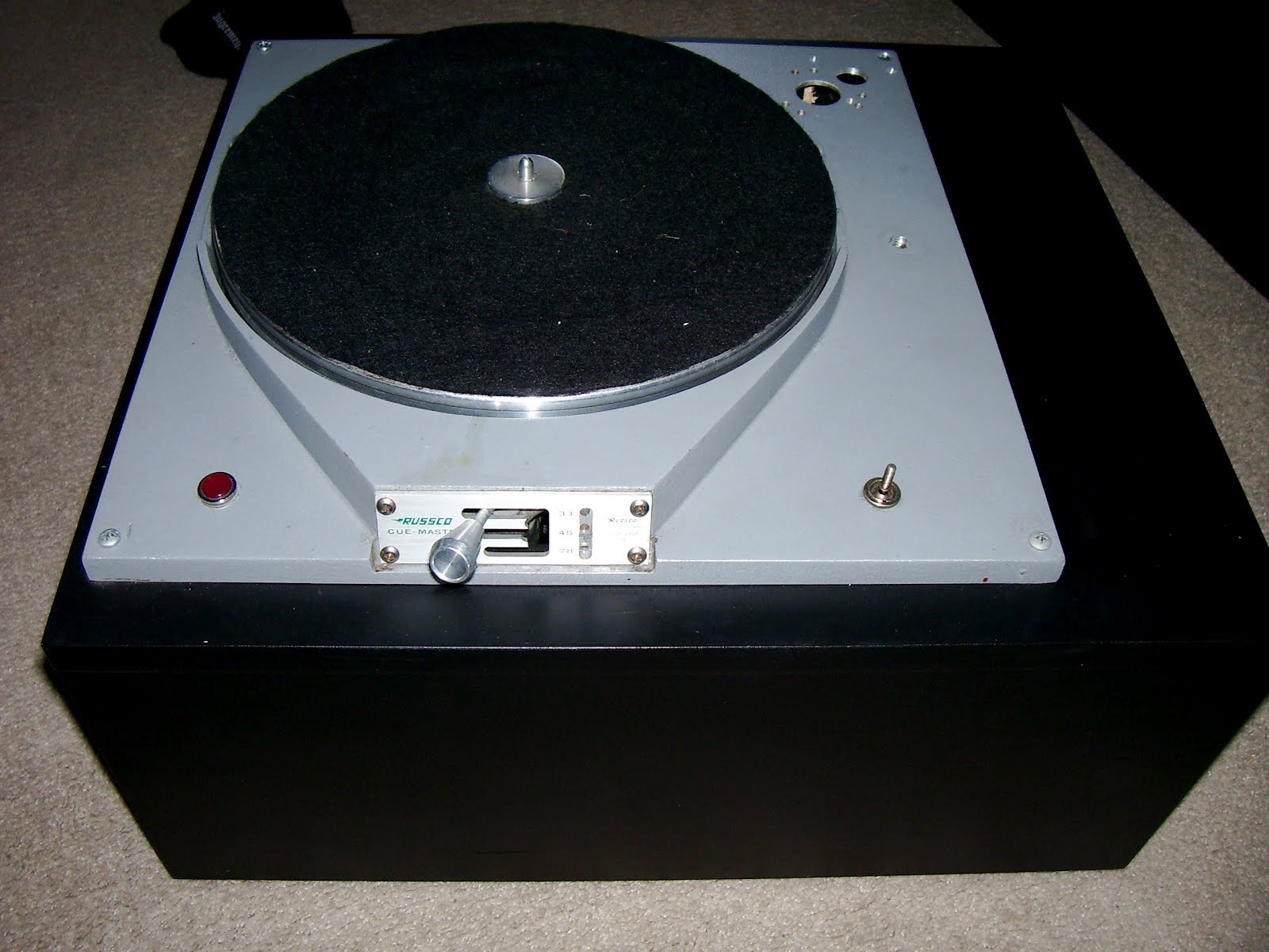 Broadcast Turntables: Russco Cue-Master - Broadcast Idler [33, 45 & 78 RPM]
