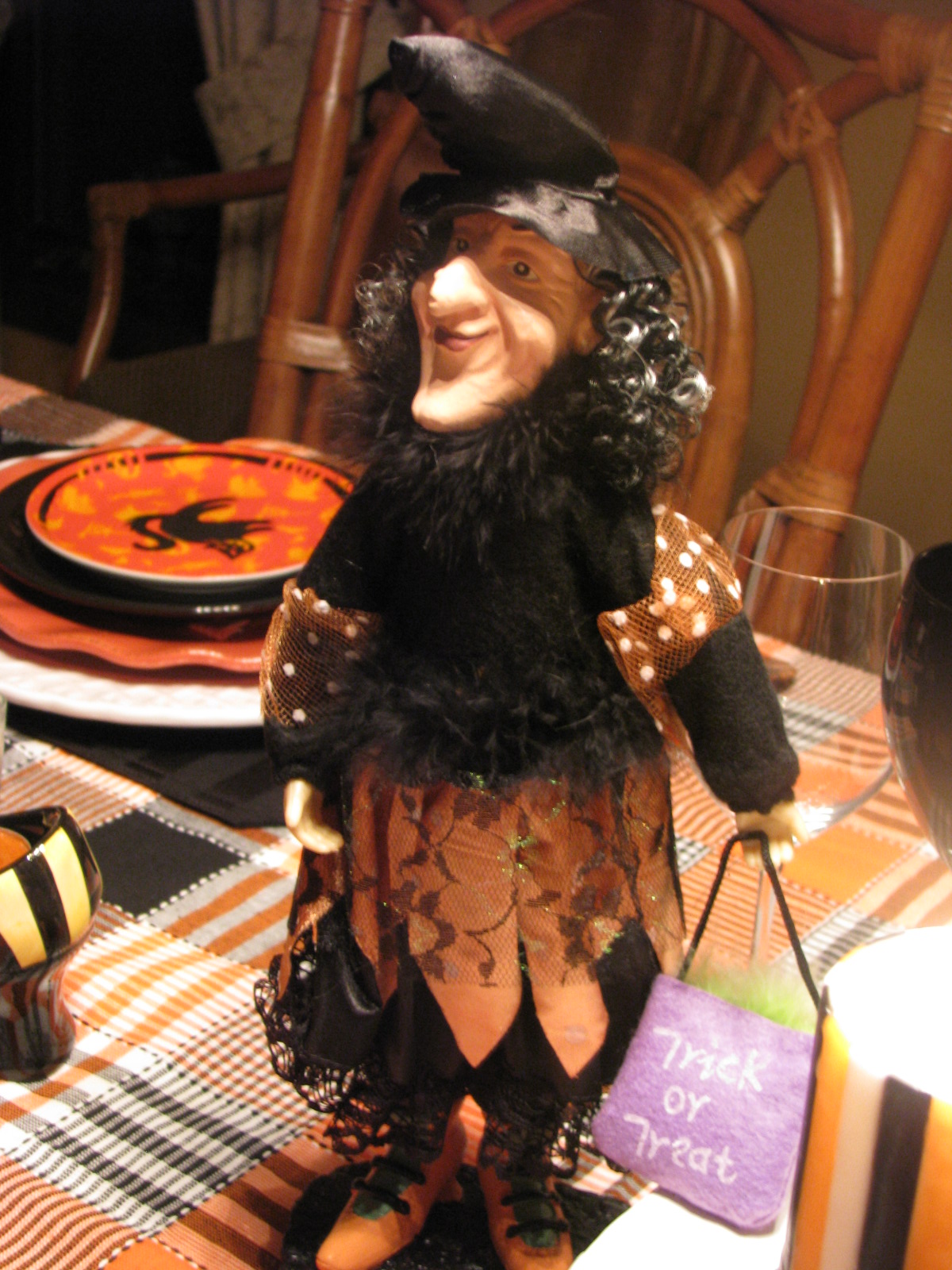 Designs by Pinky: ~~~A BeWITCHing Table!!!~~~