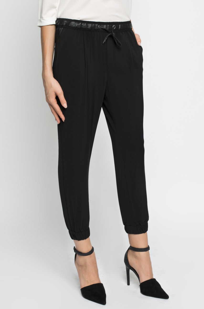 Pantaloni femei din colectia Vero Moda | Magazinul cu Oferte