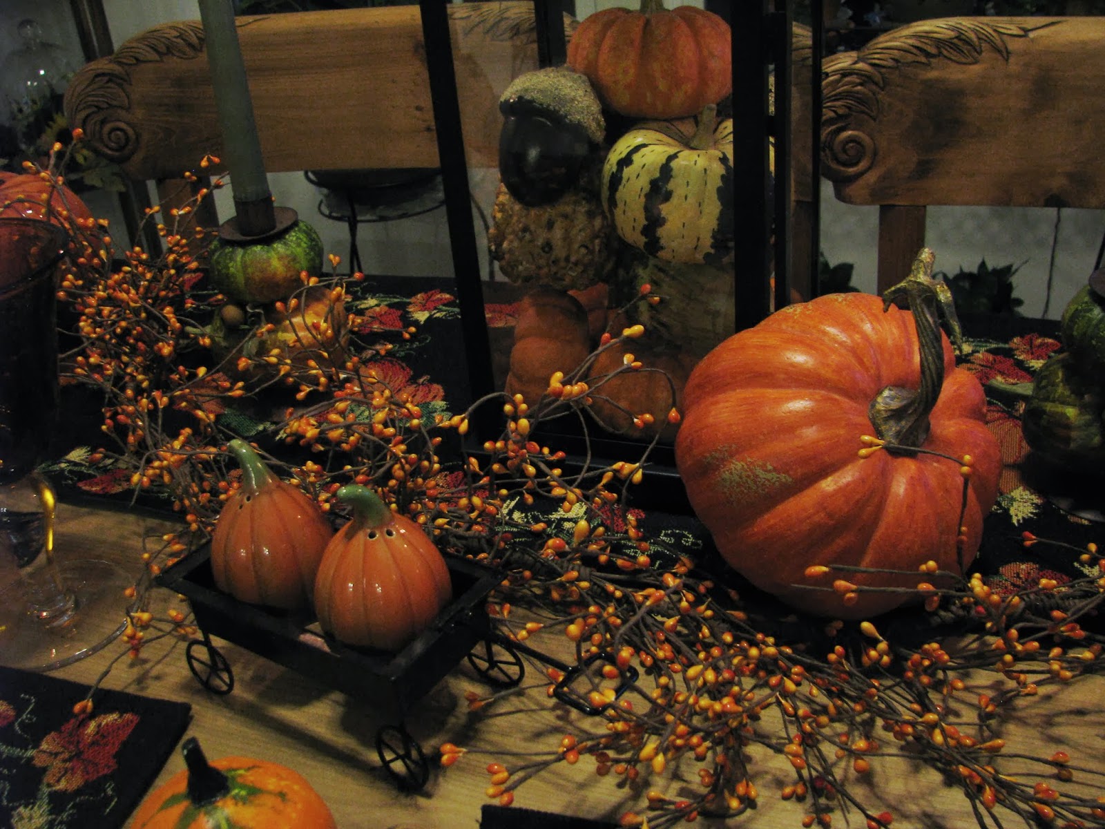 Designs by Pinky: ~~~Pumpkin Table for 2!!!~~~