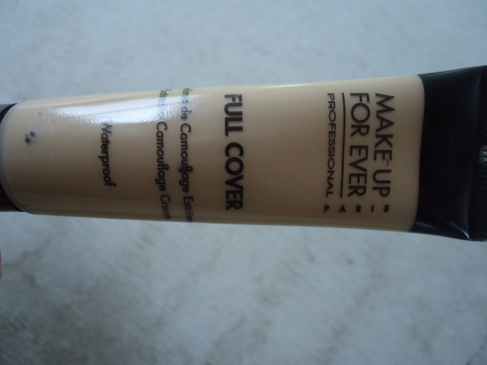 Sakina Make up: Mufe Full Cover VS Mac Studio Finish Concealer