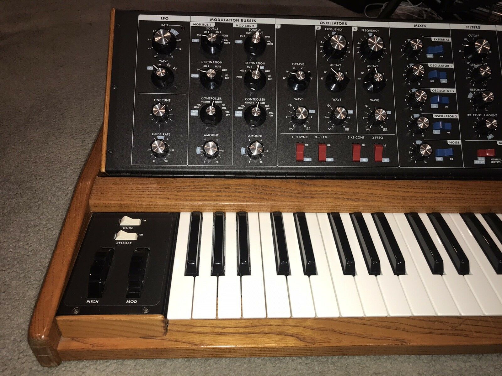 MATRIXSYNTH: MOOG Minimoog Voyager Old School