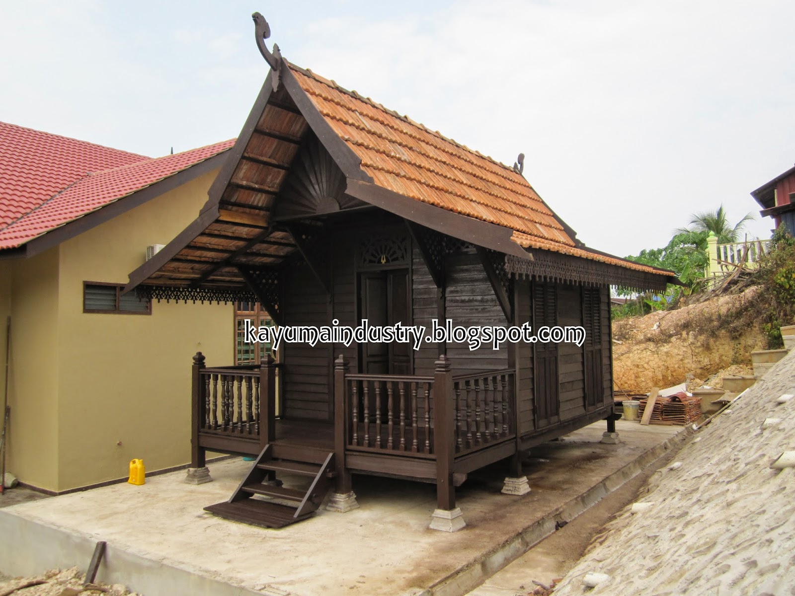 Kayuma Industry ( CA0128831-V ): RUMAH KAYU DAN CHALET