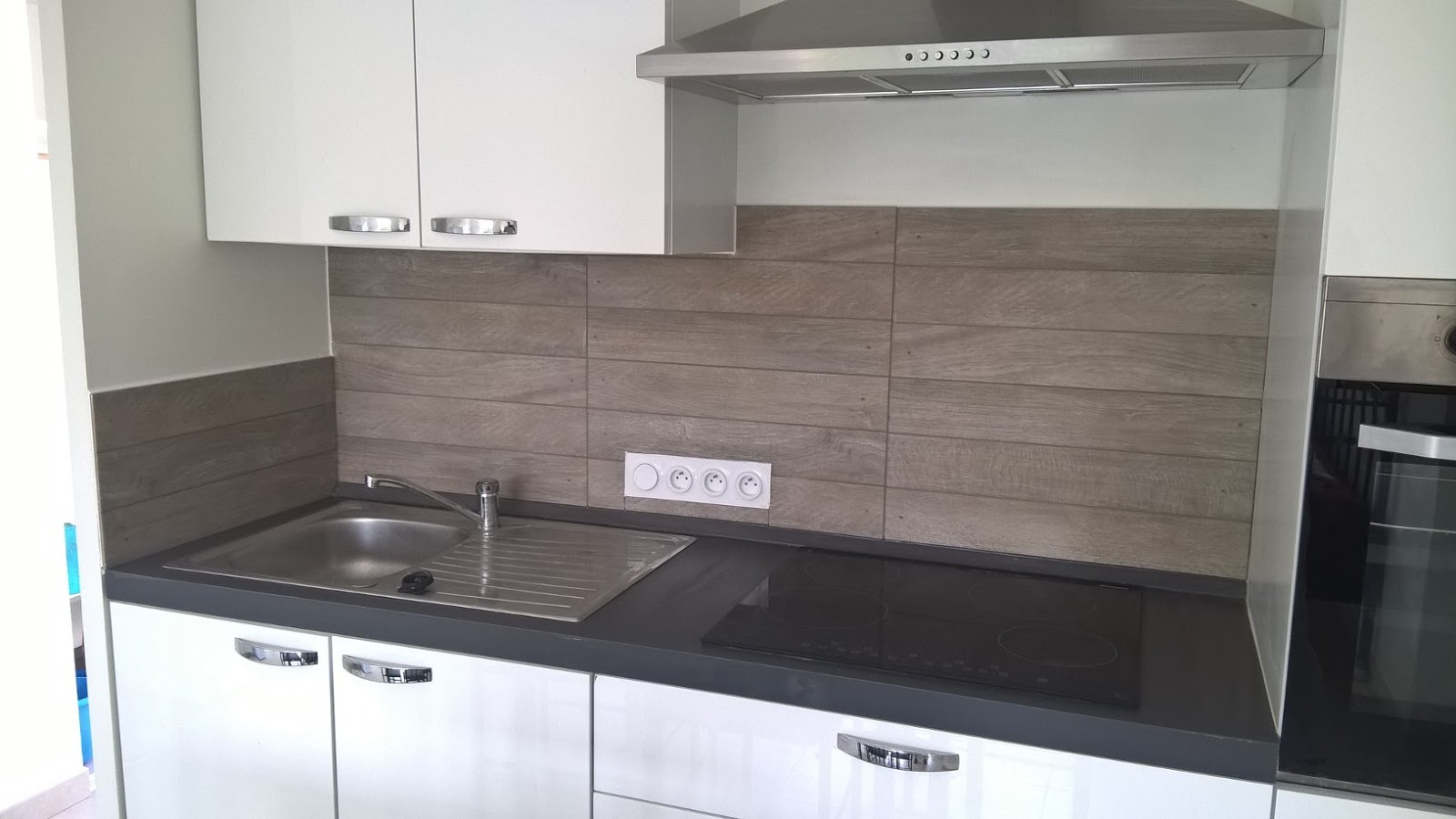 B-T-S: POSE FAÏENCE CUISINE + JOINT 2 MM, FINITION CONTOUR JOINT ...