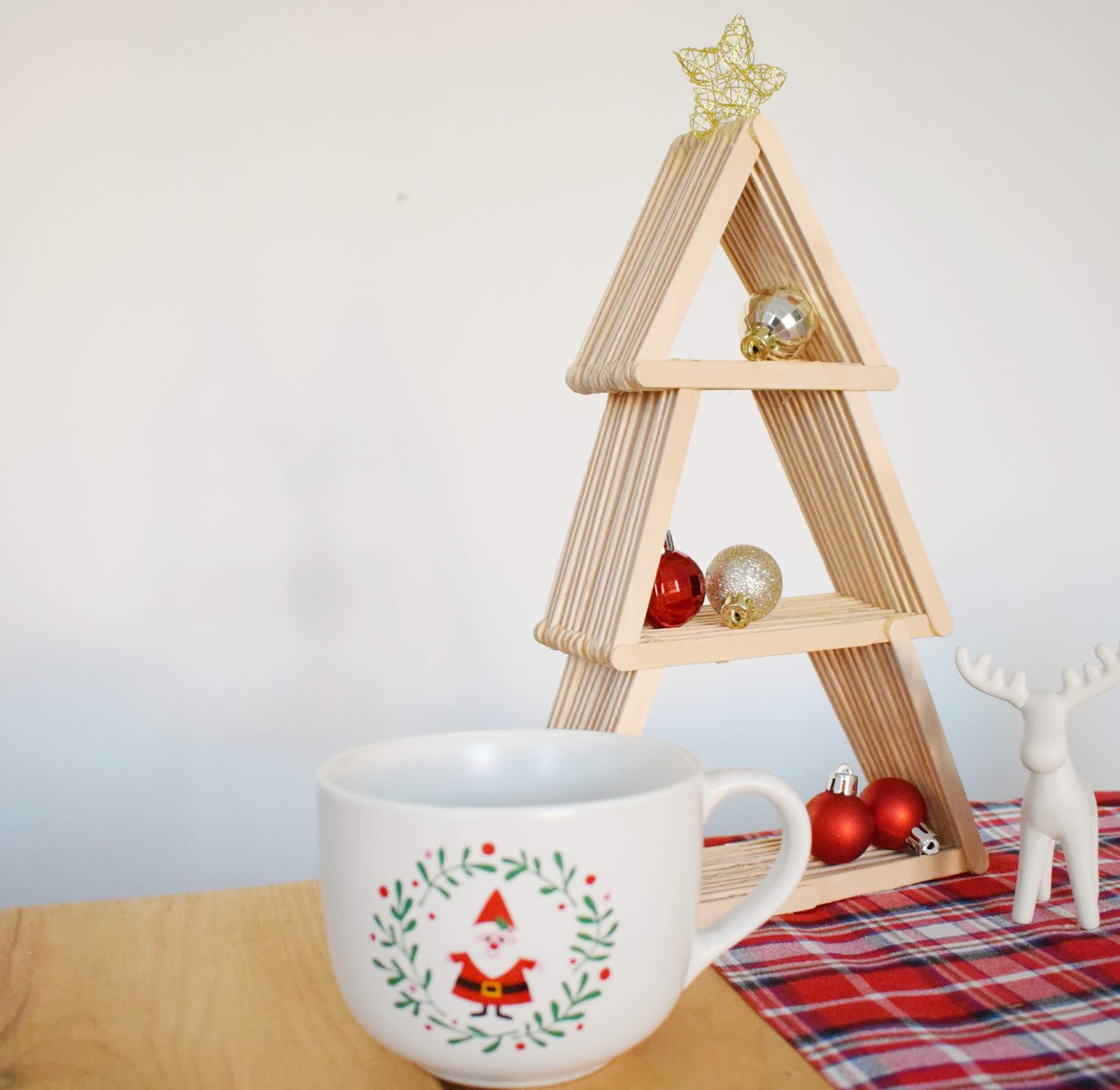 Noël // Un sapin en bâtonnet en bois - by Ma Lae