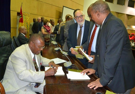 Baía da Lusofonia: Lopes Tembe Ndelana