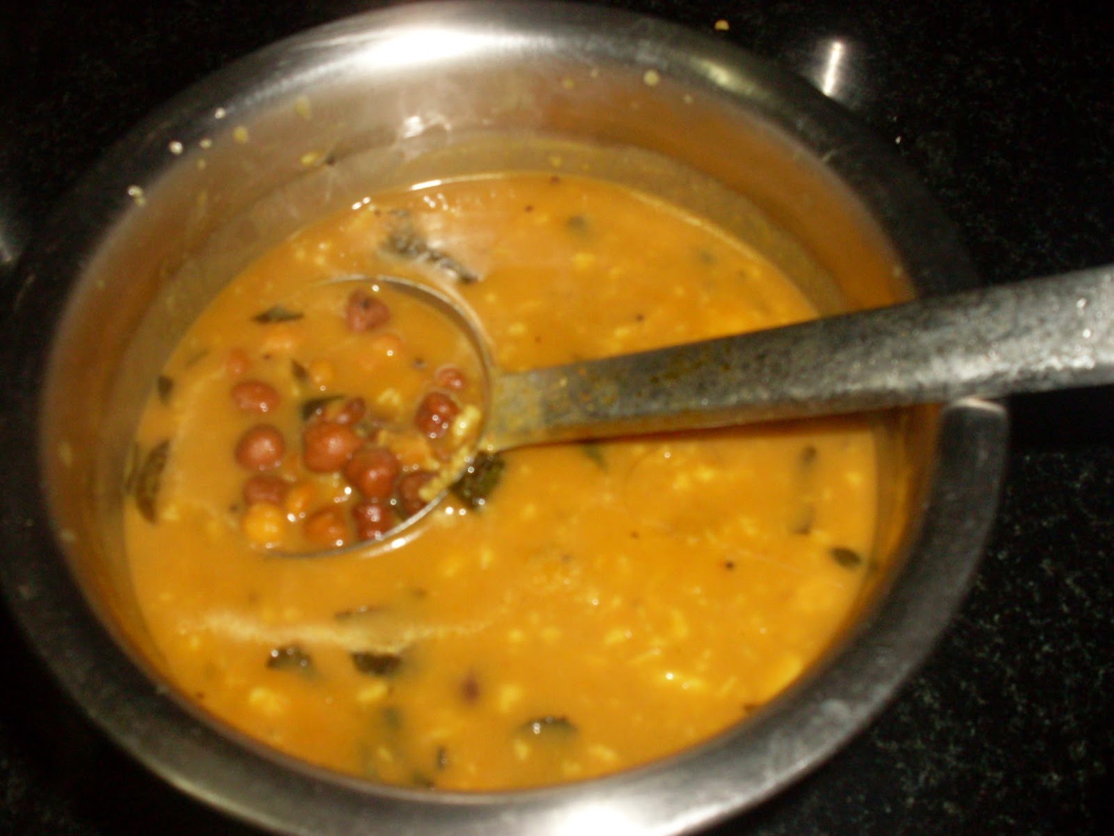 Sachukaimanam: Goddu kuzhambu