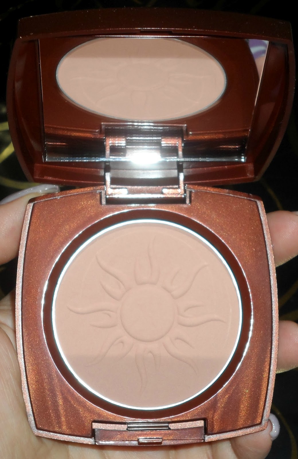 La Creatività di Anna!!!: AVON E’ IL TRUCCO DELL’ESTATE!