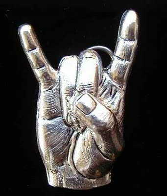 ESPECHA TODO POR LA MOTO CUSTOM / HEAVY-ROCK: CUERNOS HEAVY