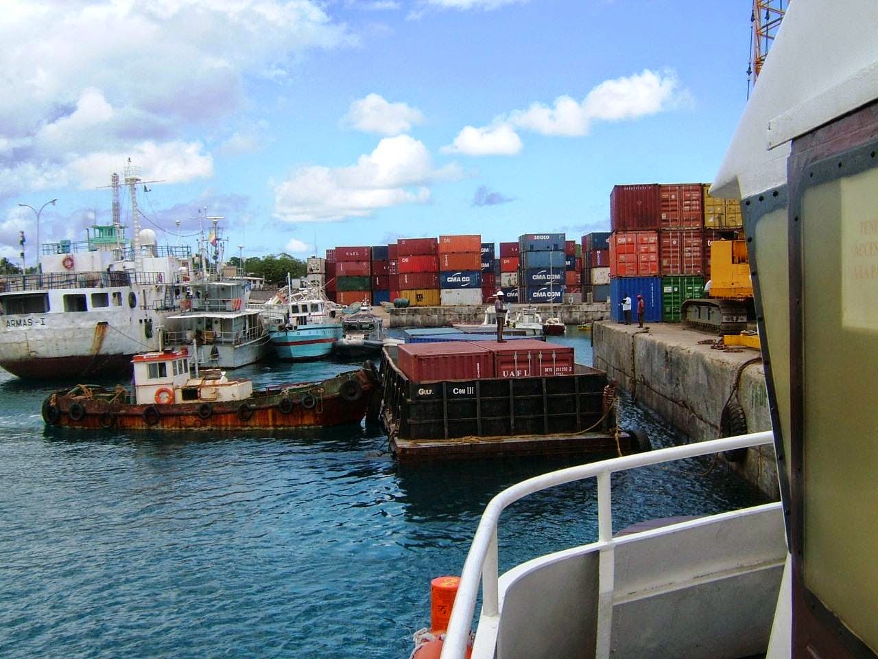 Le port de Moroni engorgé | HabarizaComores.com | Toute l'actualité des ...