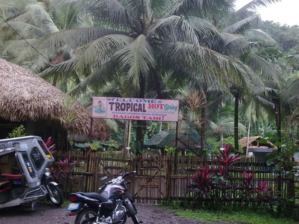 Resorts and Hot Springs @ Irosin Sorsogon: Tropical hot spring @ Irosin