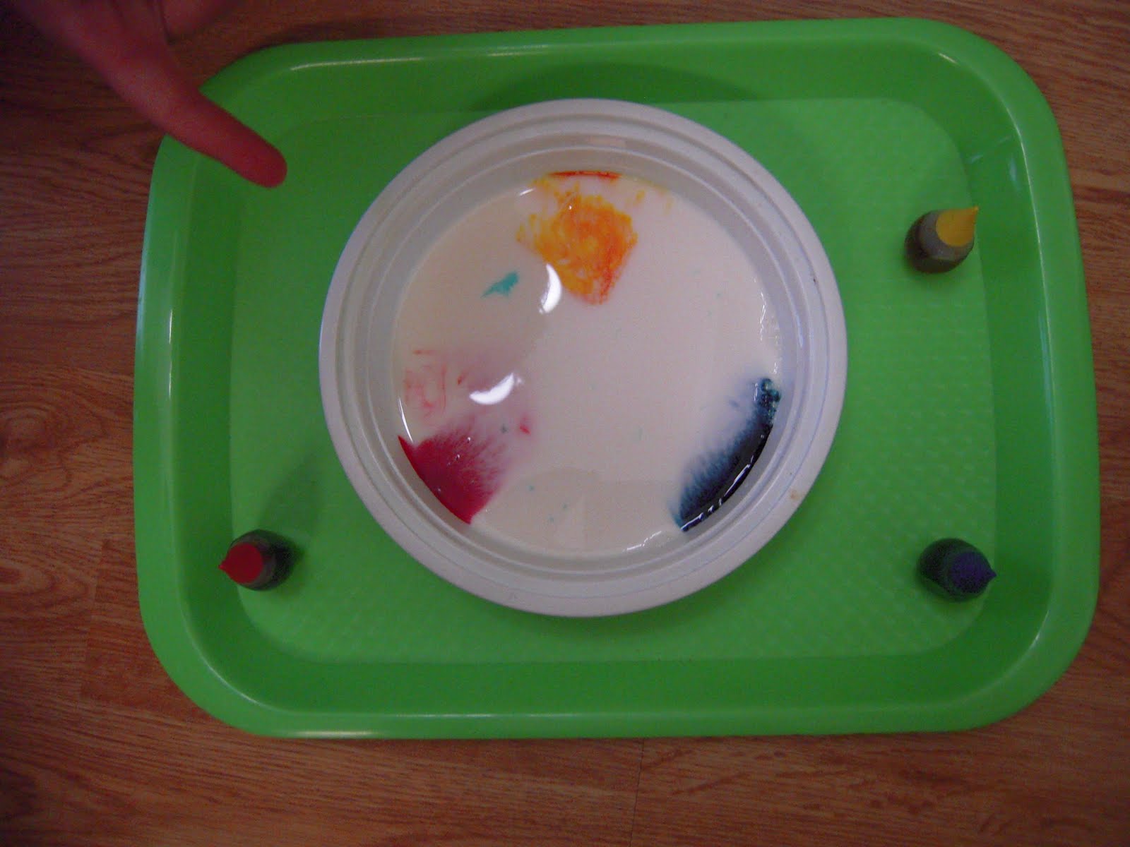 La-La's Home Daycare: Rainbow In A Bowl | Science Experiment