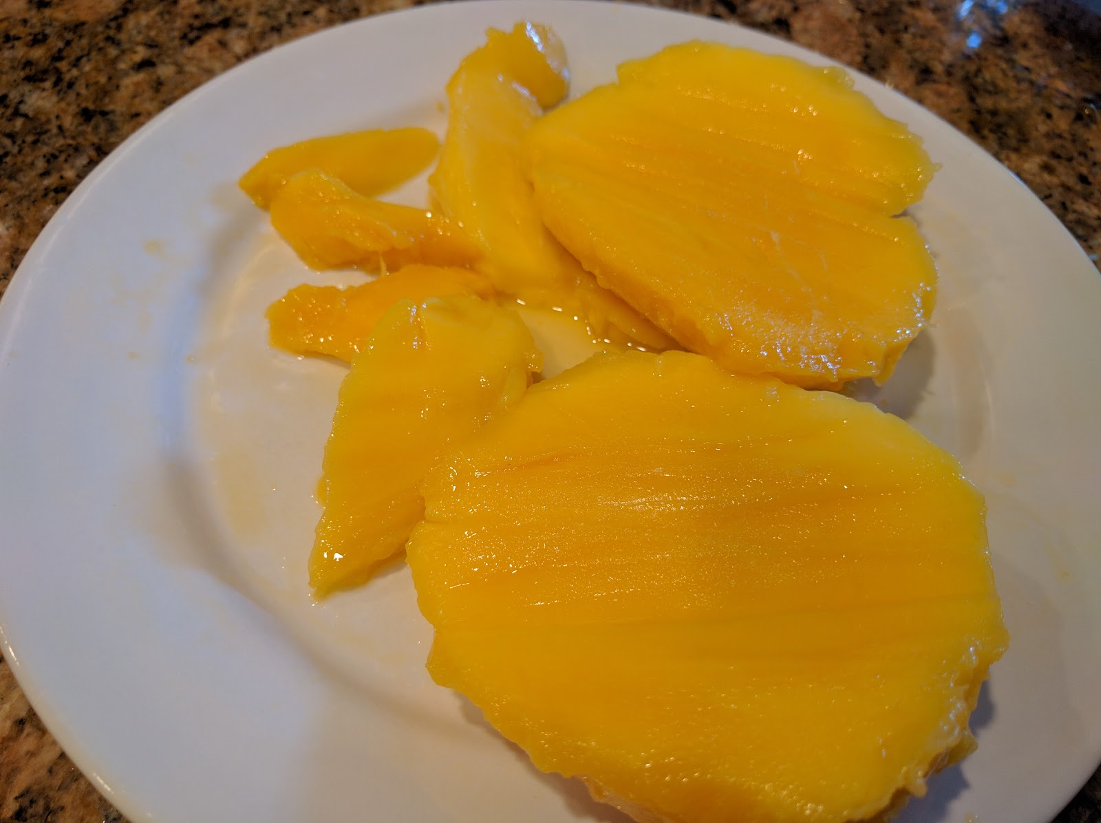 How To Peel A Mango - A Life Unprocessed