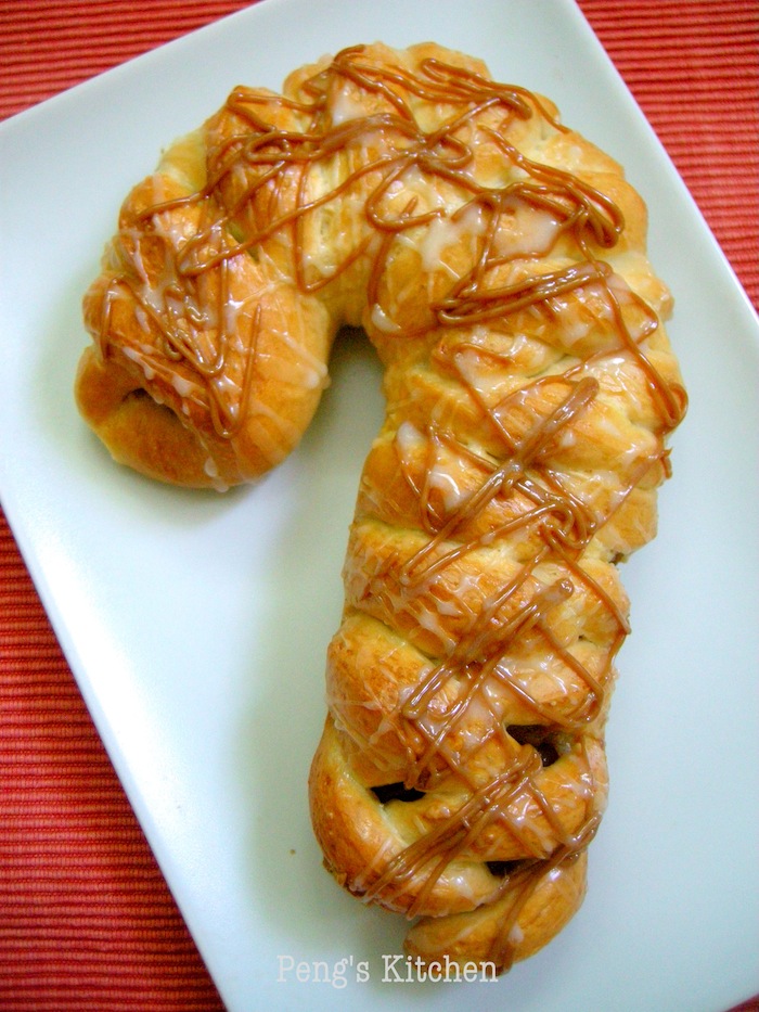 Peng's Kitchen: Cinnamon Apple Candy Cane Kolache