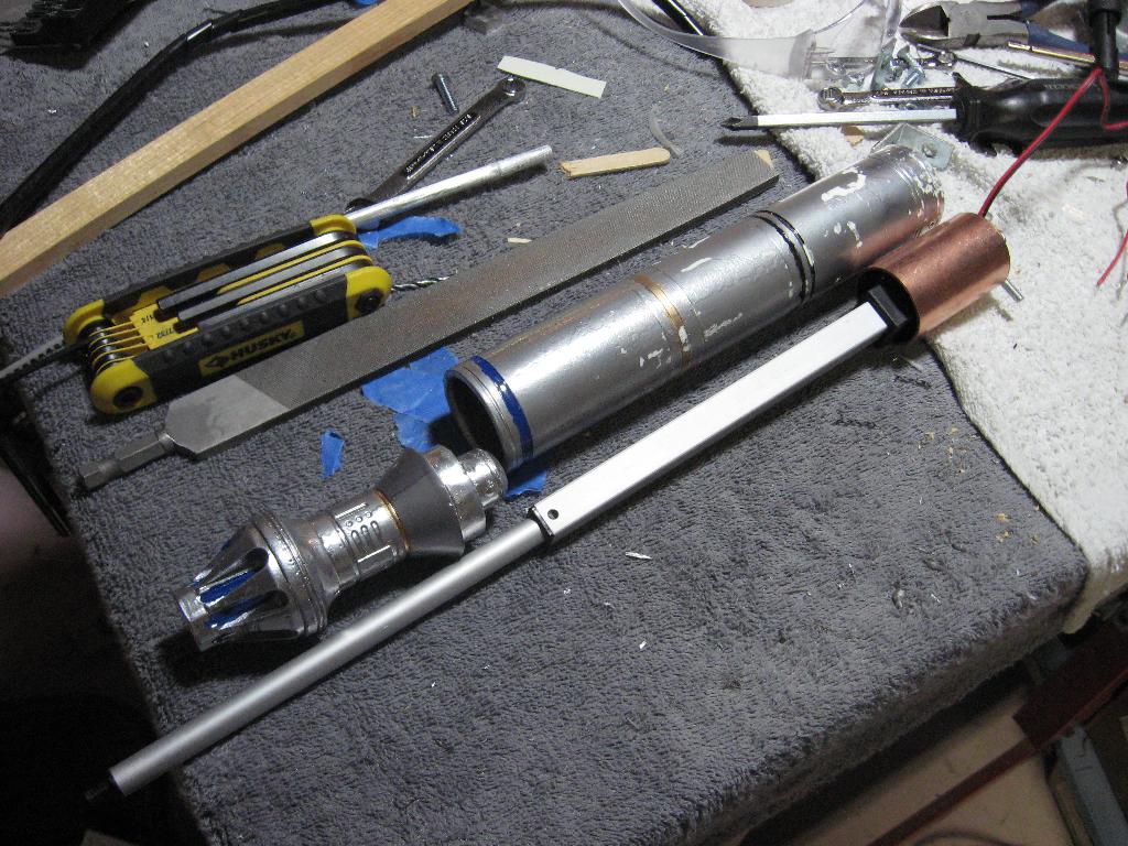 Paul's R2-D2 Project: More on the gripper claw, prepping for the CPU ...