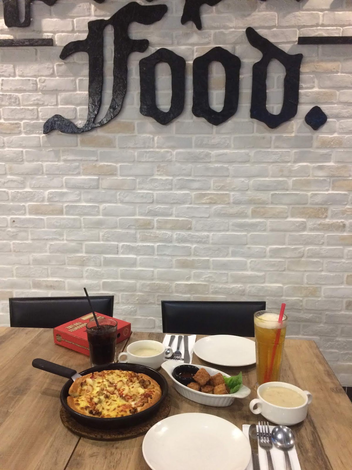 Charlotte Gan: Pizza Hut Set Jimat Meal