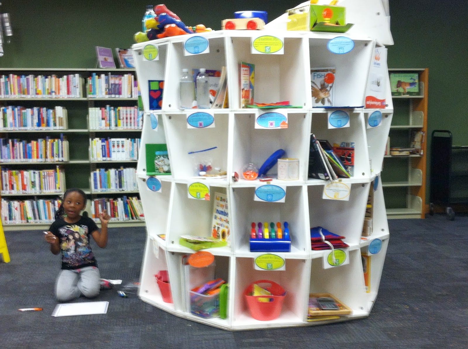 Library on Wheels: STEM Uni Visits our Library