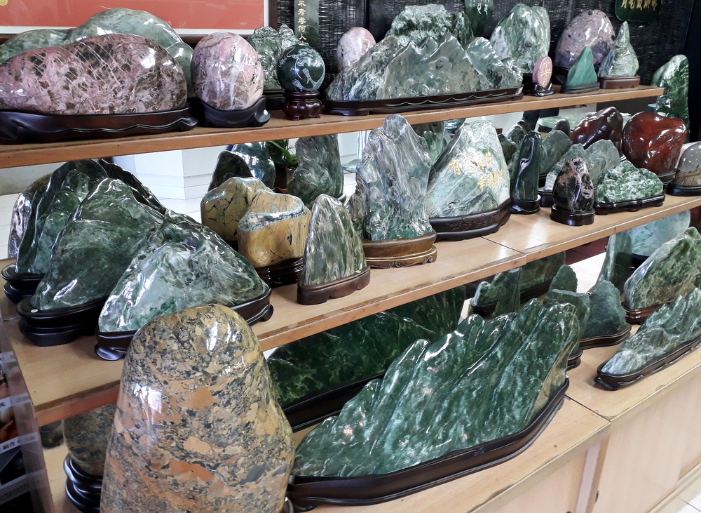 Taiwan: The Bradt Travel Guide: Grinding away: DIY jade jewellery in ...