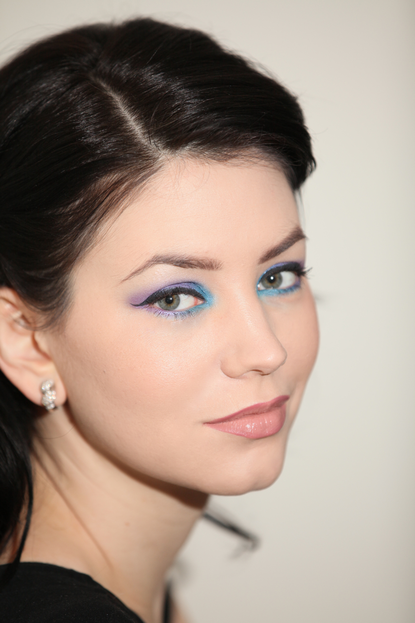 Women Fashion Trend: Women Makeup 2012