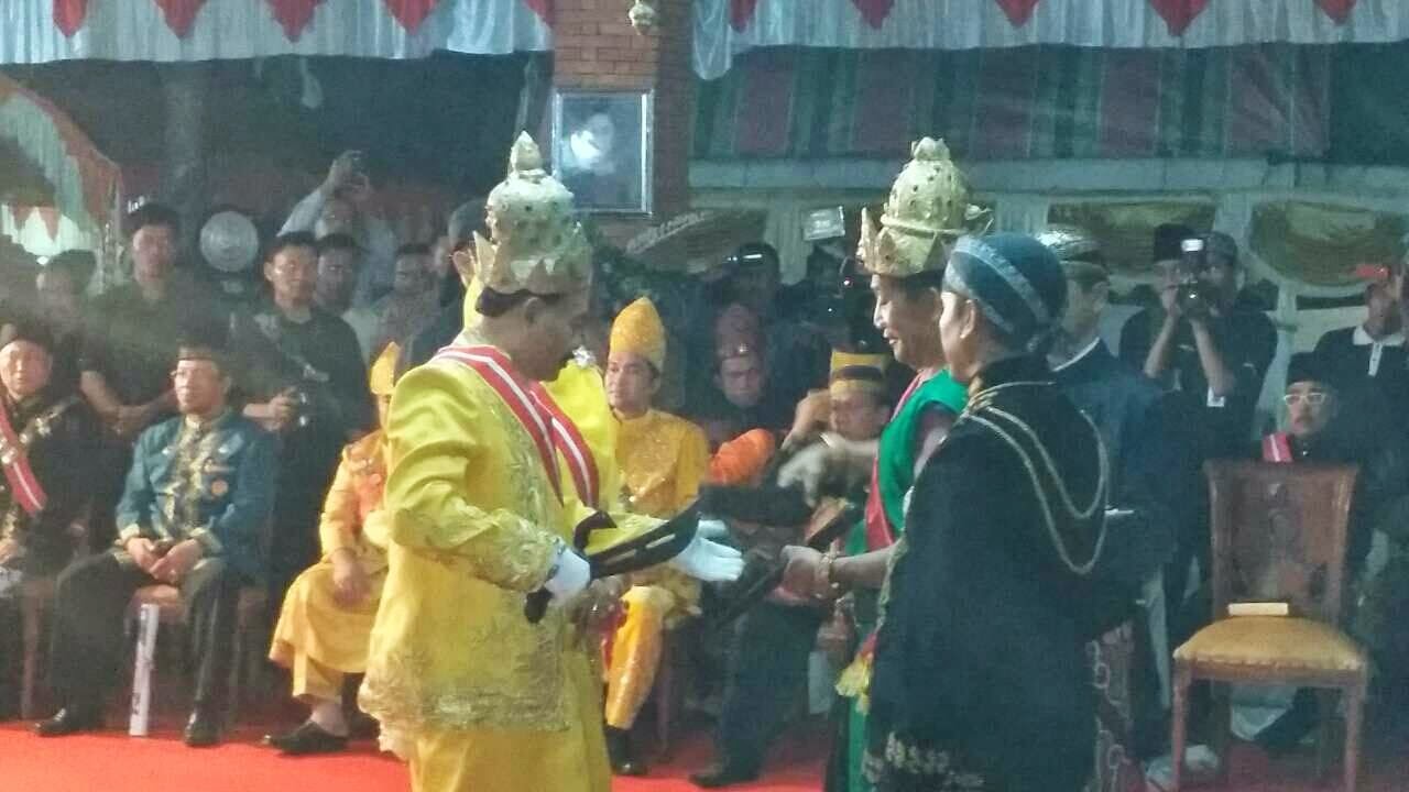 "SULTAN MELAKA DARUL ISLAM" OFFICIAL BLOG: PENYERAHAN DAN PEMAKAIAN ...