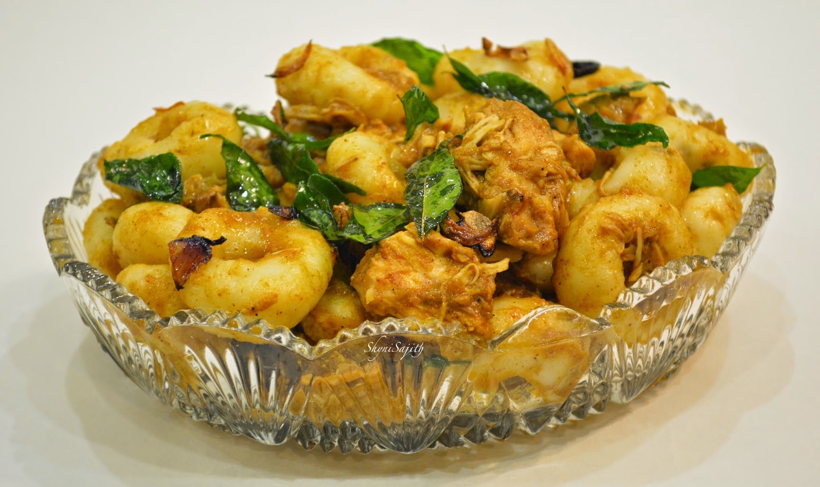 My Cooking Experiments.........: Kozhi Pidi / Kakka roti / Kunji Pathal ...