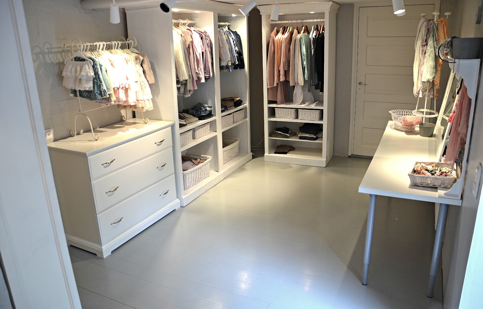 kaunis pieni elämä: Vaatehuone