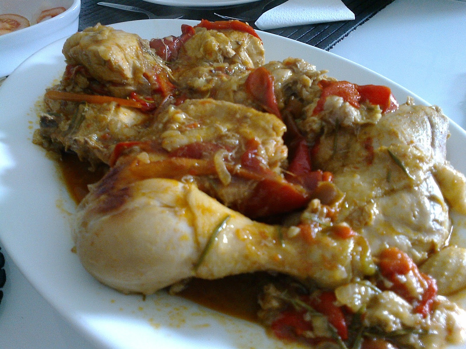 Guloso qb: Frango estufado com banana