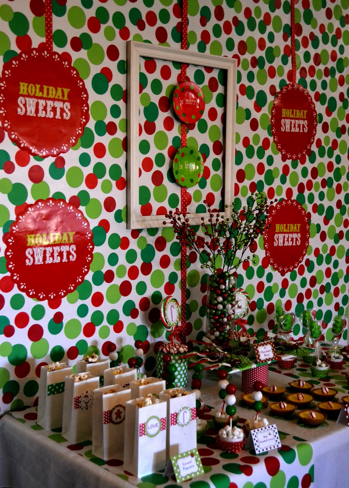 Crissy's Crafts: Holly Jolly Holiday Party